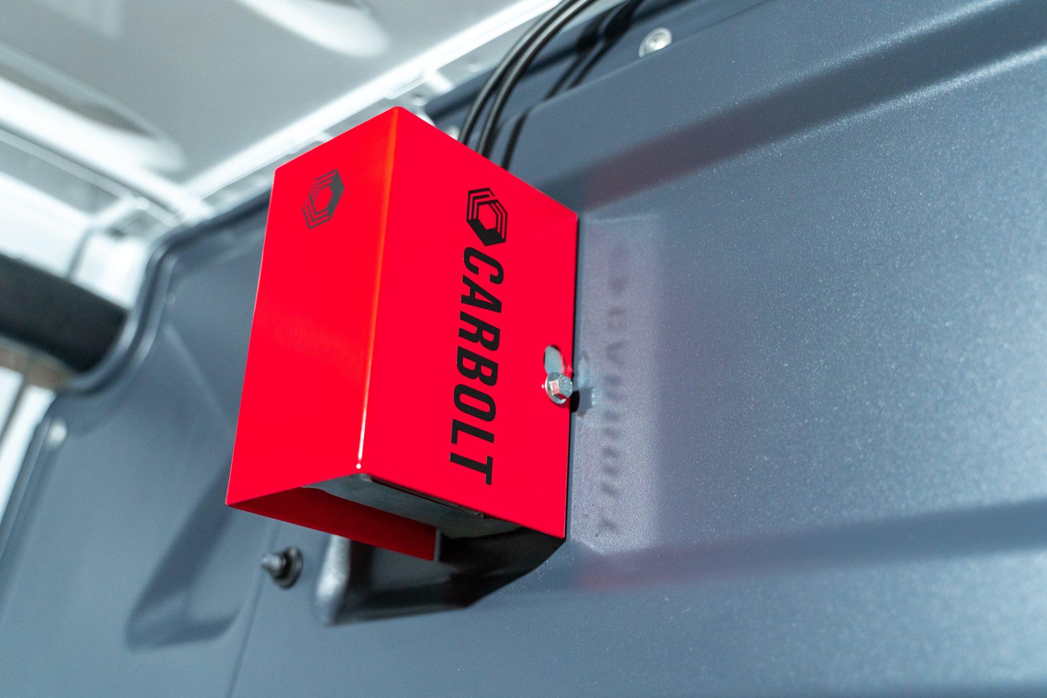 Carbolt 103 - Mechanical built-in locks for the entire cargo area