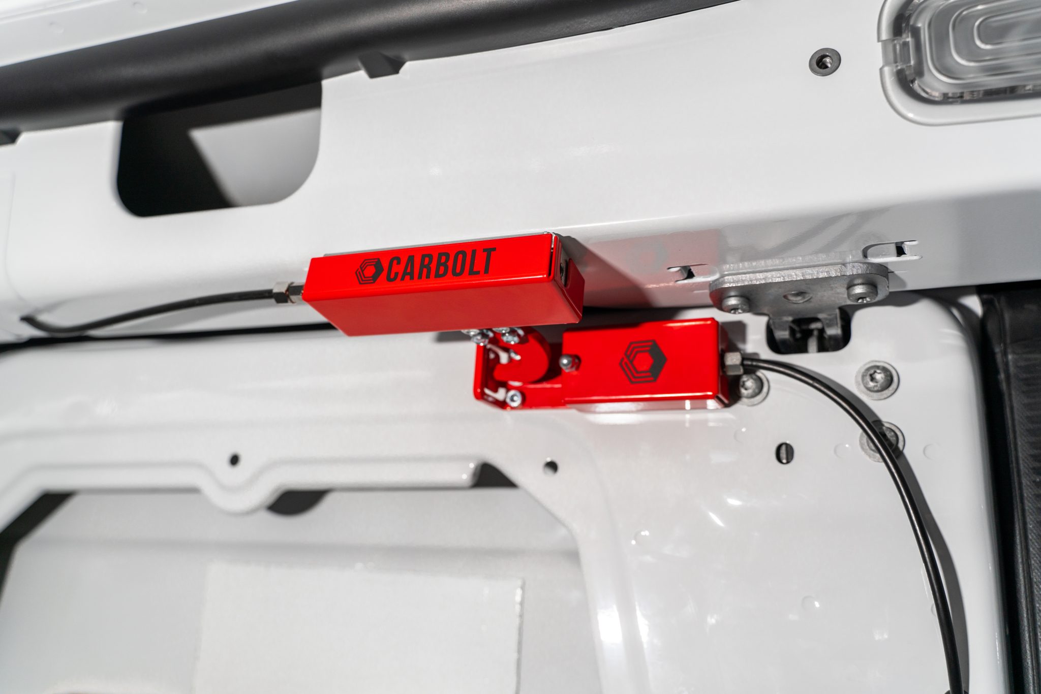 Carbolt 103 - Mechanical built-in locks for the entire cargo area
